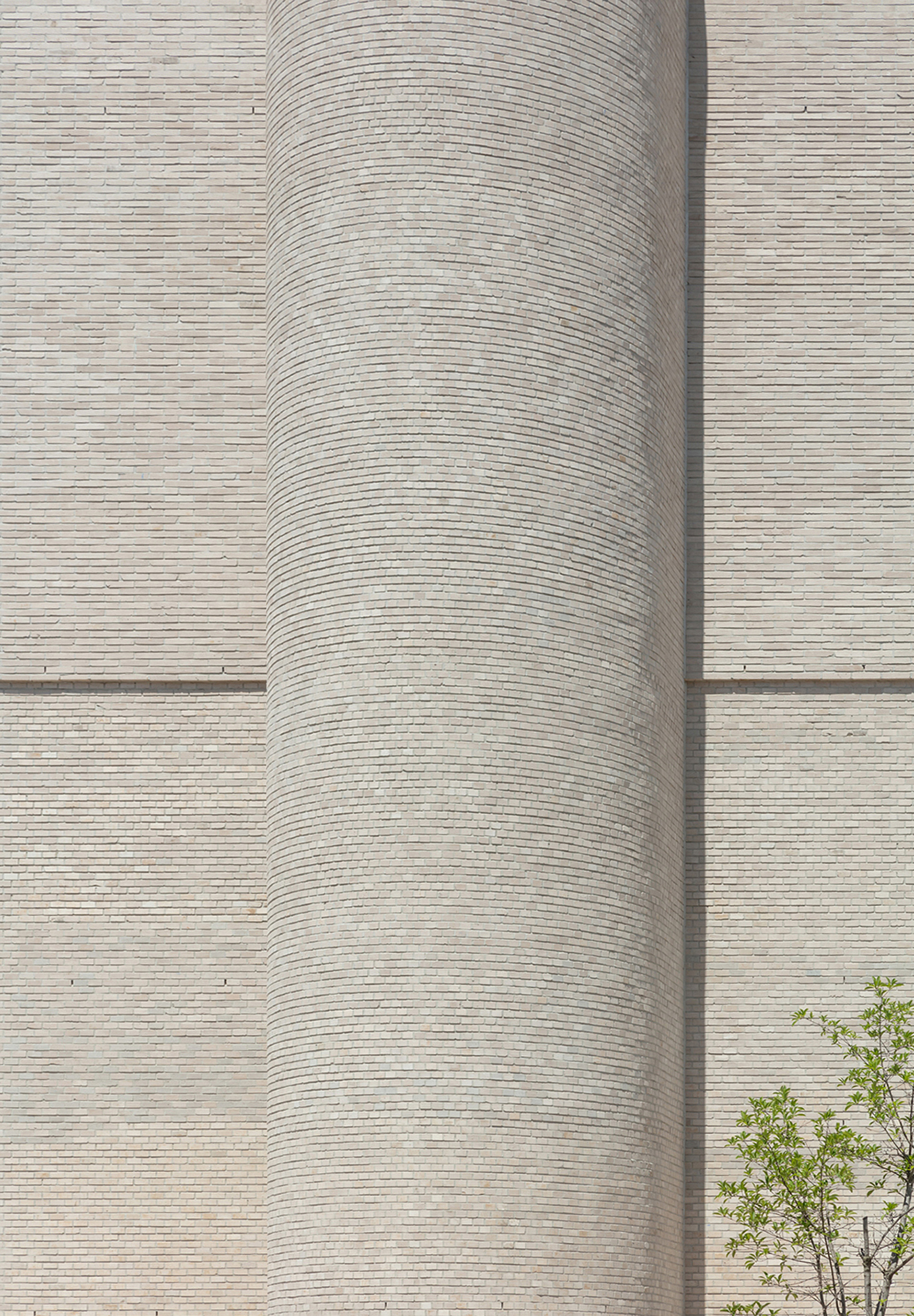 땅의 높낮이 차를 활용해 공간적 경험이 남다른 ‘Project YP’ - 브리크매거진 - BRIQUE MAGAZINE